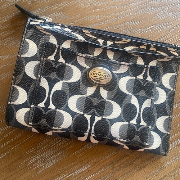 Coach | Bags | Nwt Coach Peyton Dream C Medium Skinny Wallet Black ...
